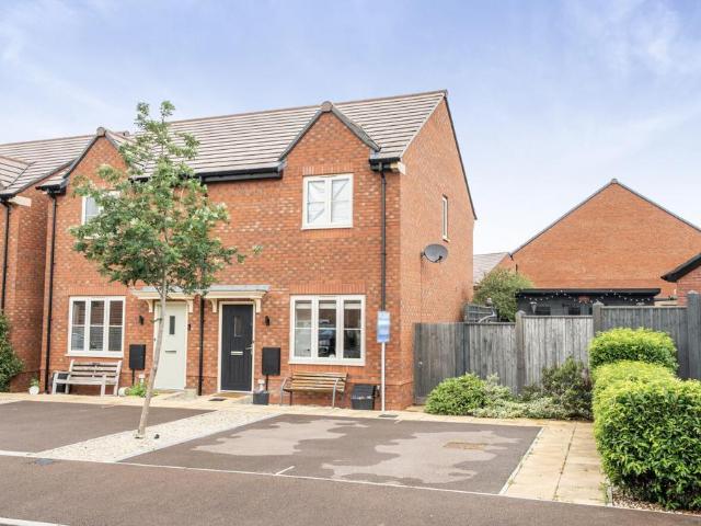 2 bedroom semi detached house for sale