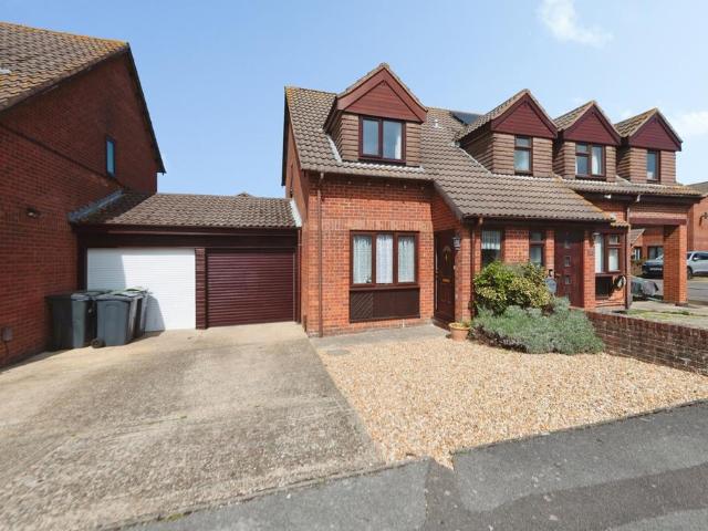 2 bedroom semi detached house for sale