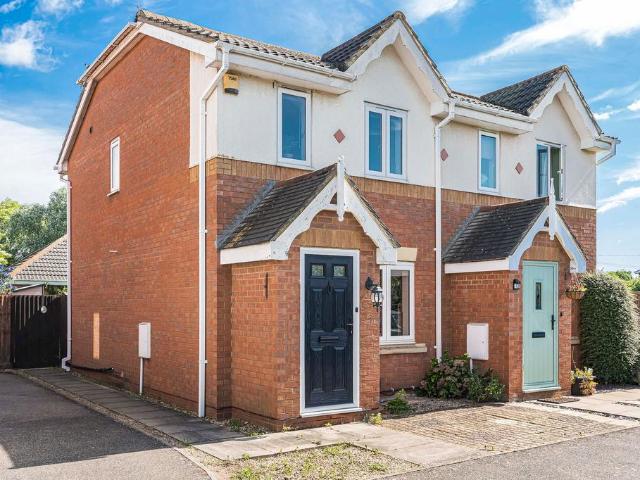 2 bedroom semi detached house for sale