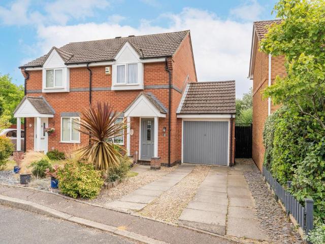2 bedroom semi detached house for sale