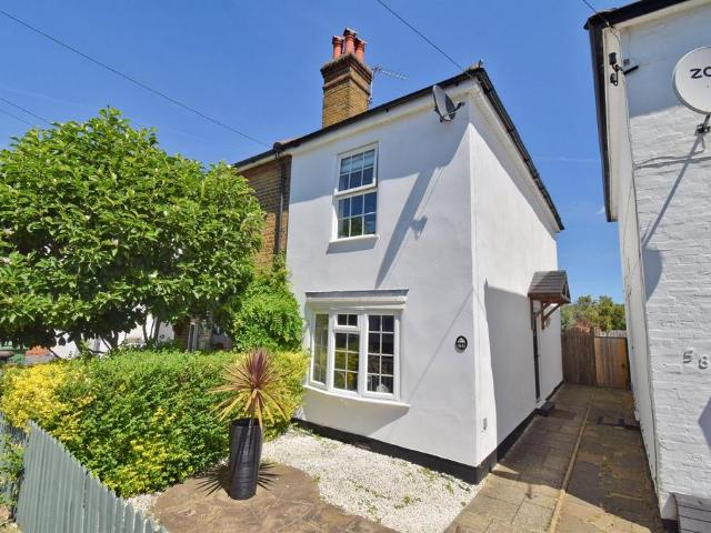 2 bedroom semi detached house for sale