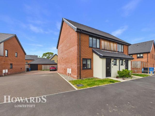 2 bedroom semi detached house for sale
