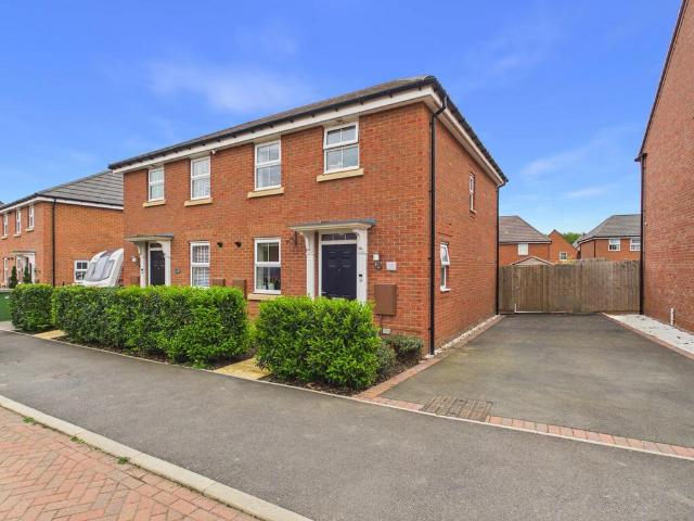 2 bedroom semi detached house for sale