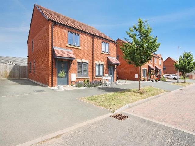 2 bedroom semi detached house for sale