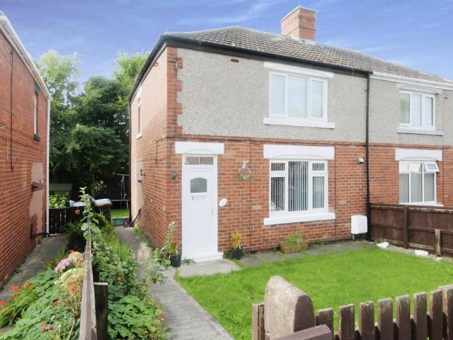 2 bedroom semi detached house for sale
