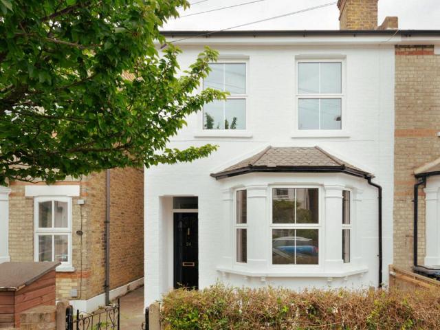 2 bedroom semi detached house for sale