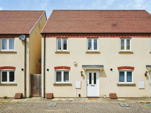 2 bedroom semi detached house for sale