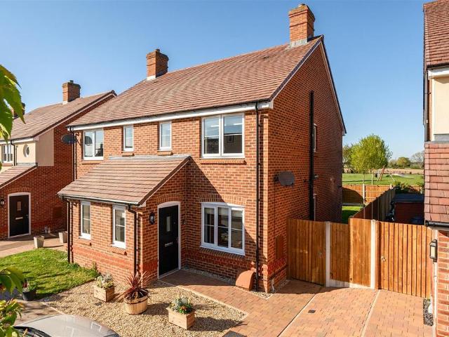 2 bedroom semi detached house for sale