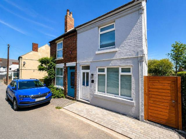 2 bedroom semi detached house for sale