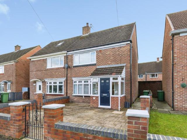 2 bedroom semi detached house for sale