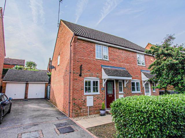 2 bedroom semi detached house for sale