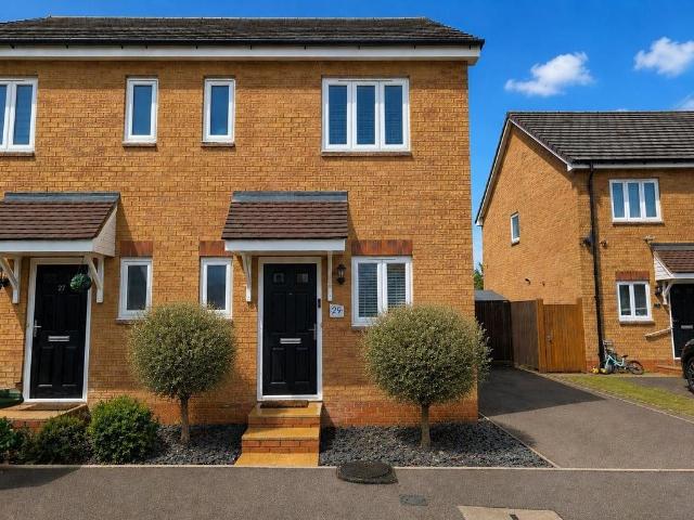 2 bedroom semi detached house for sale