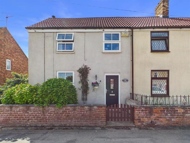 2 bedroom semi detached house for sale