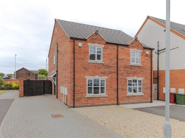 2 bedroom semi detached house for sale