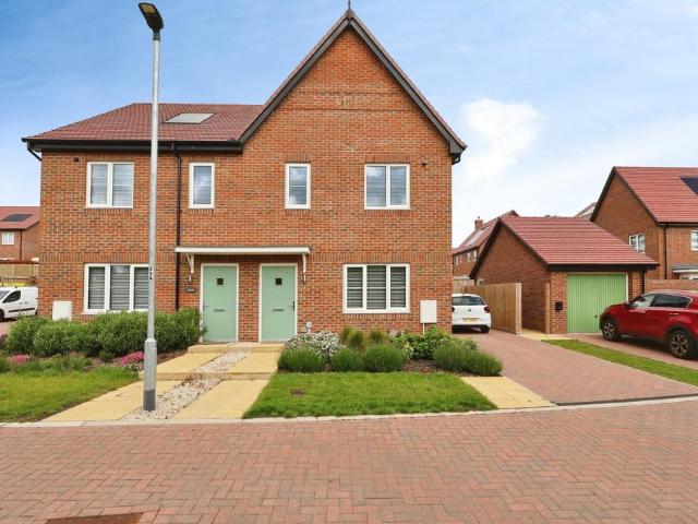 2 bedroom semi detached house for sale