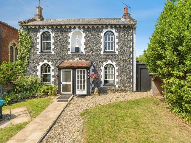 2 bedroom semi detached house for sale