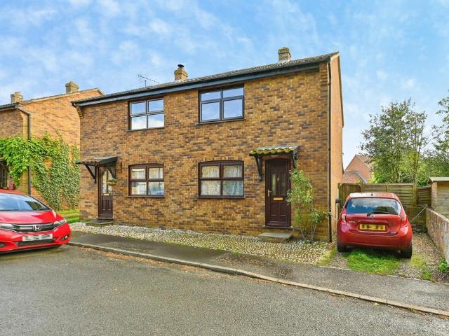 2 bedroom semi detached house for sale