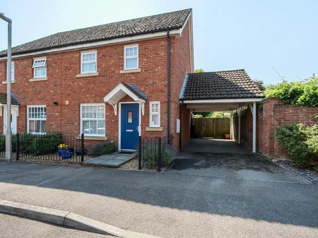2 bedroom semi detached house for sale