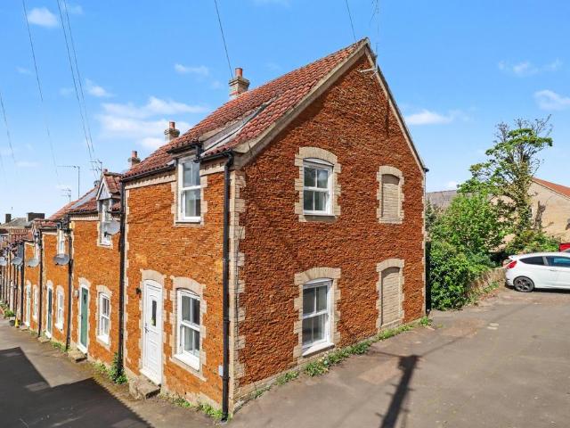 2 bedroom semi detached house for sale