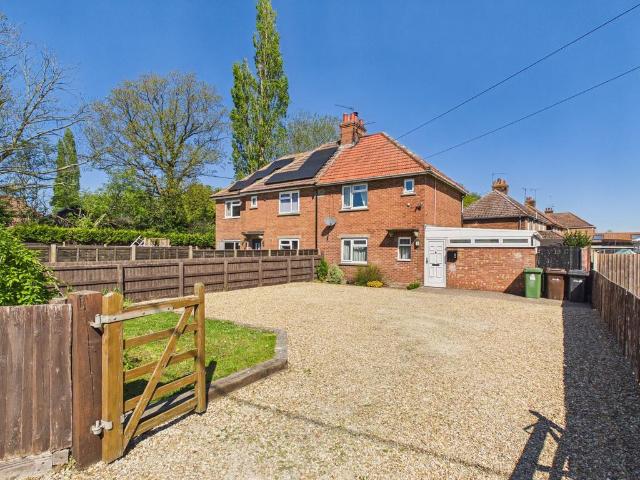 2 bedroom semi detached house for sale