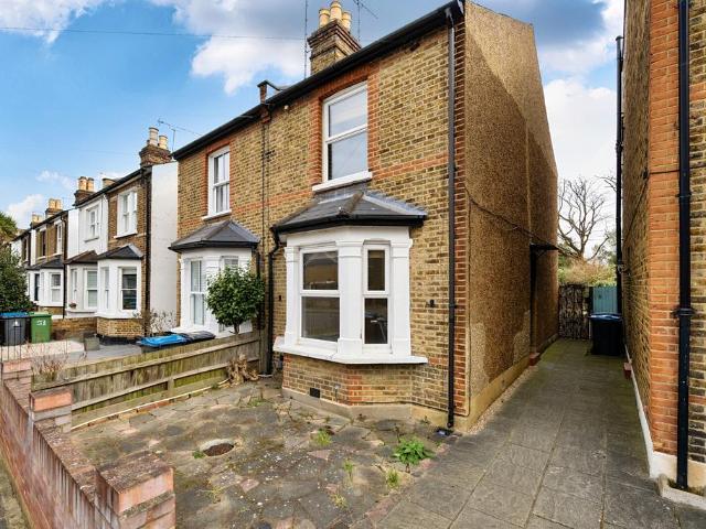 2 bedroom semi detached house for sale