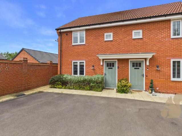 2 bedroom semi detached house for sale