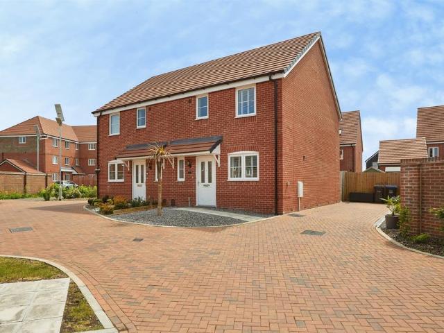 2 bedroom semi detached house for sale