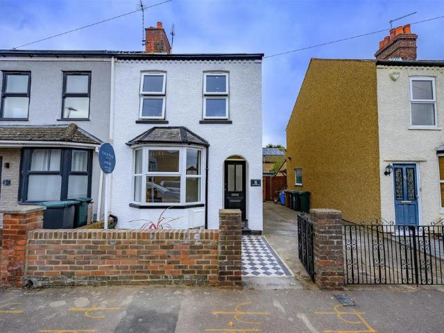 2 bedroom semi detached house for sale