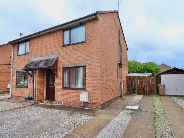 2 bedroom semi detached house for sale