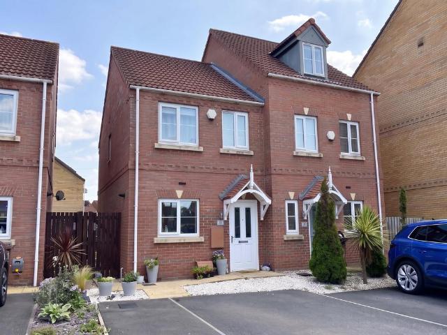2 bedroom semi detached house for sale