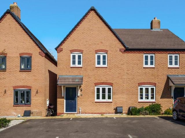 2 bedroom semi detached house for sale
