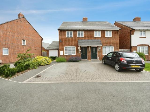 2 bedroom semi detached house for sale
