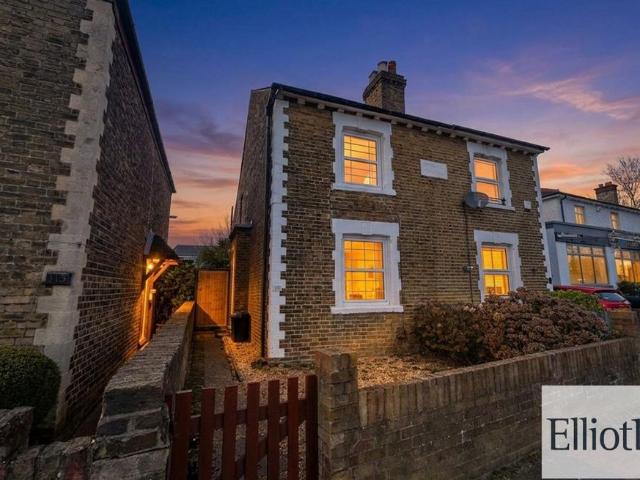 2 bedroom semi detached house for sale