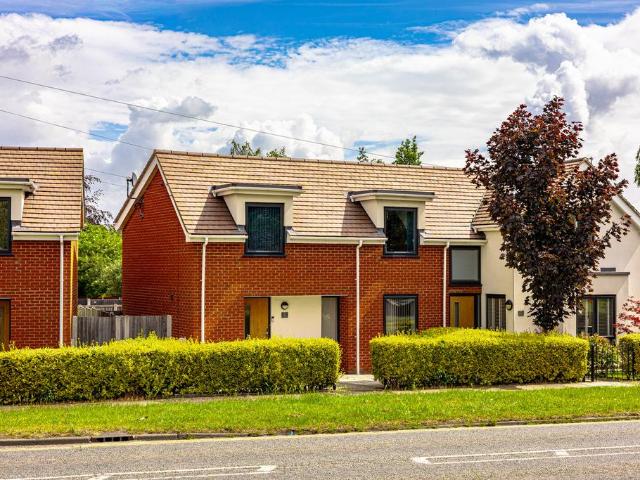 2 bedroom semi detached house for sale