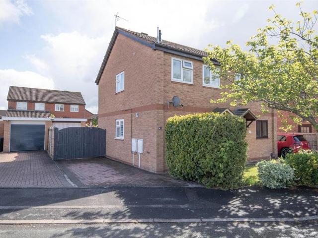 2 bedroom semi detached house for sale
