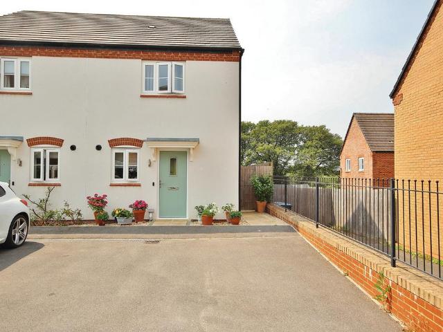 2 bedroom semi detached house for sale