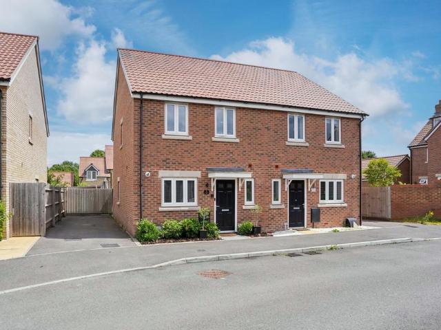 2 bedroom semi detached house for sale