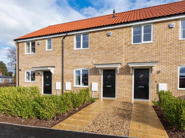2 bedroom semi detached house for sale