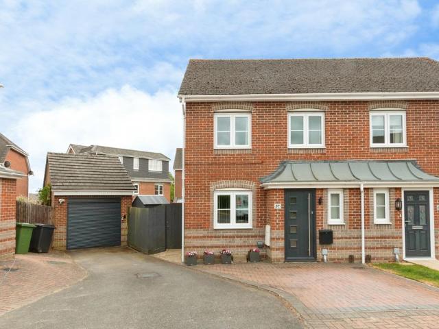 2 bedroom semi detached house for sale