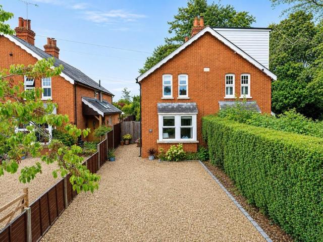 2 bedroom semi detached house for sale