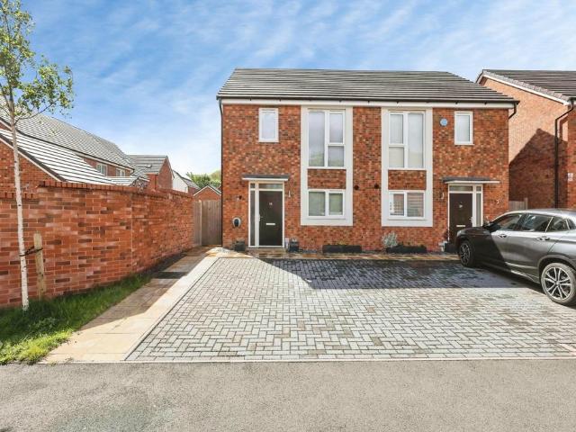 2 bedroom semi detached house for sale