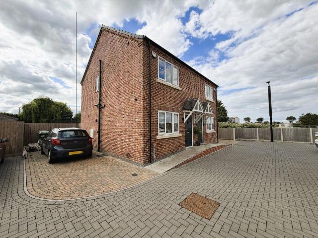 2 bedroom semi detached house for sale