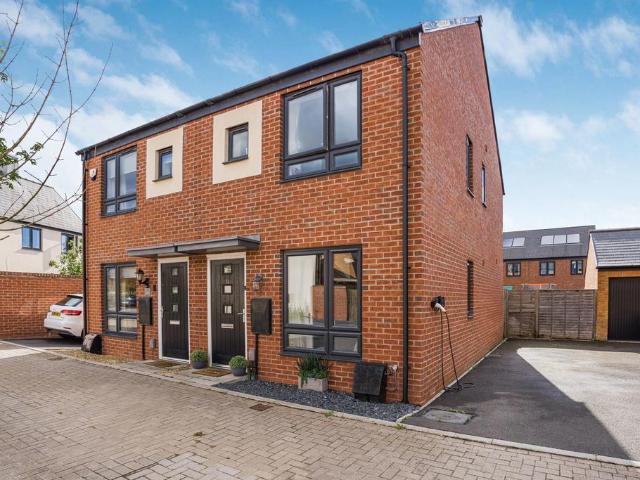 2 bedroom semi detached house for sale