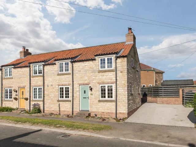 2 bedroom semi detached house for sale