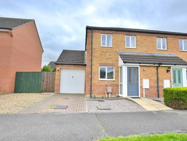 2 bedroom semi detached house for sale