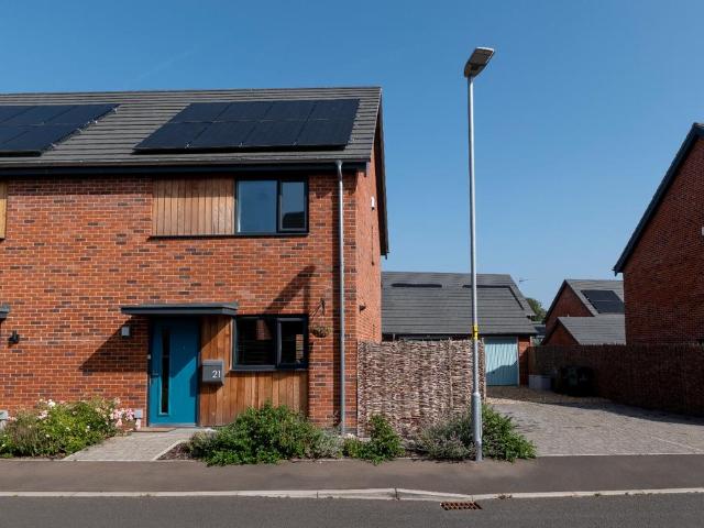 2 bedroom semi detached house for sale