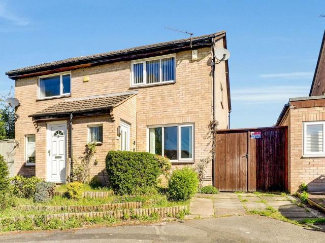 2 bedroom semi detached house for sale