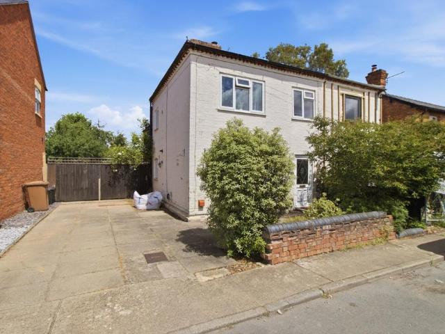 2 bedroom semi detached house for sale