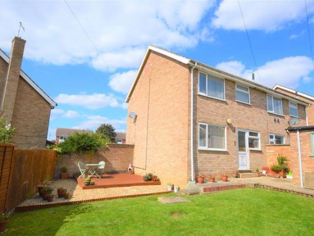 2 bedroom semi detached house for sale