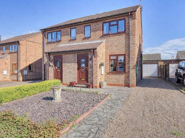 2 bedroom semi detached house for sale